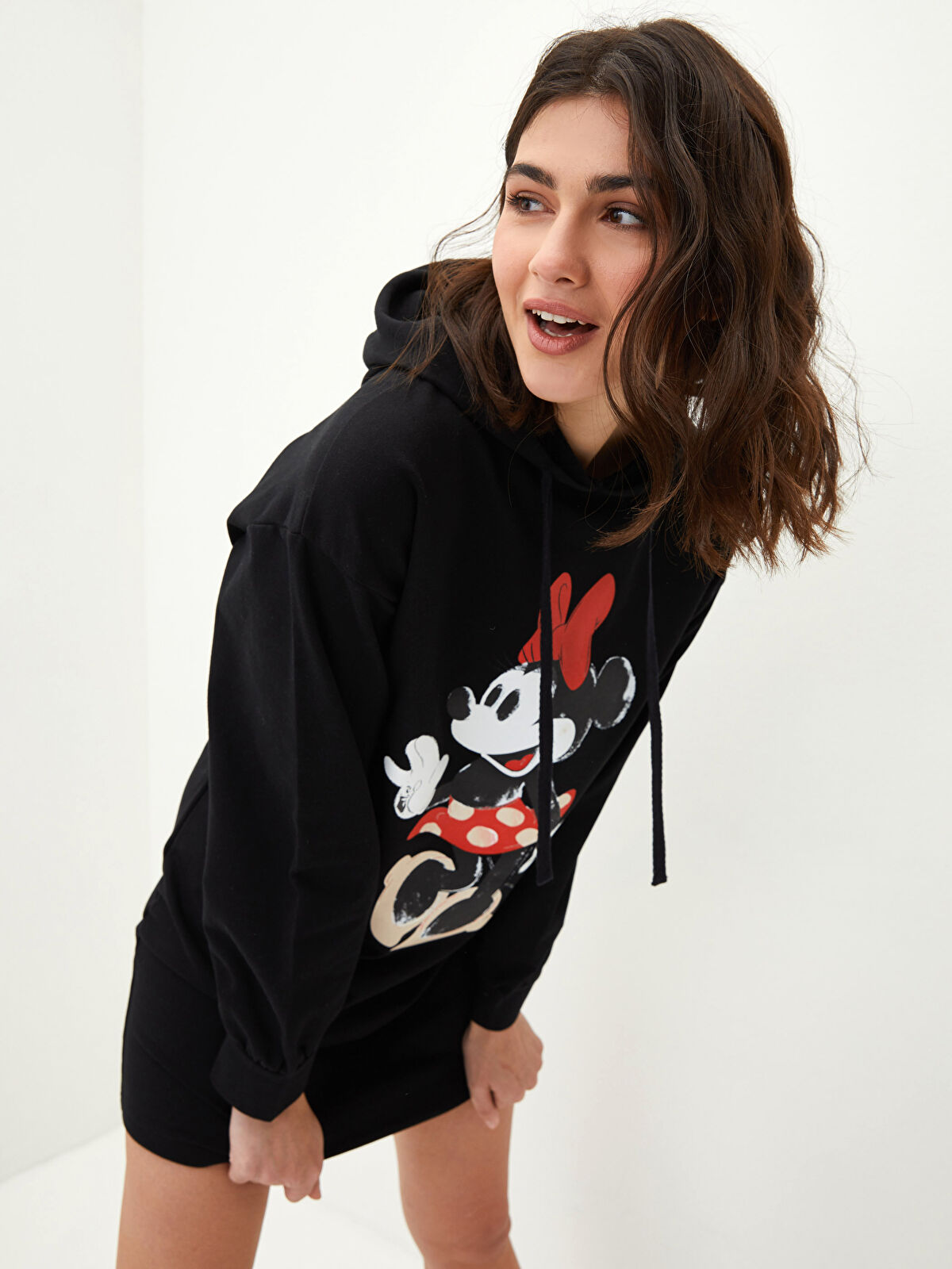 LCW CASUAL Kapüşonlu Minnie Mouse Baskılı Uzun Kollu Kadın Elbise LCW CASUAL Kapüşonlu Minnie Mouse Baskılı Uzun Kollu Kadın Elbise