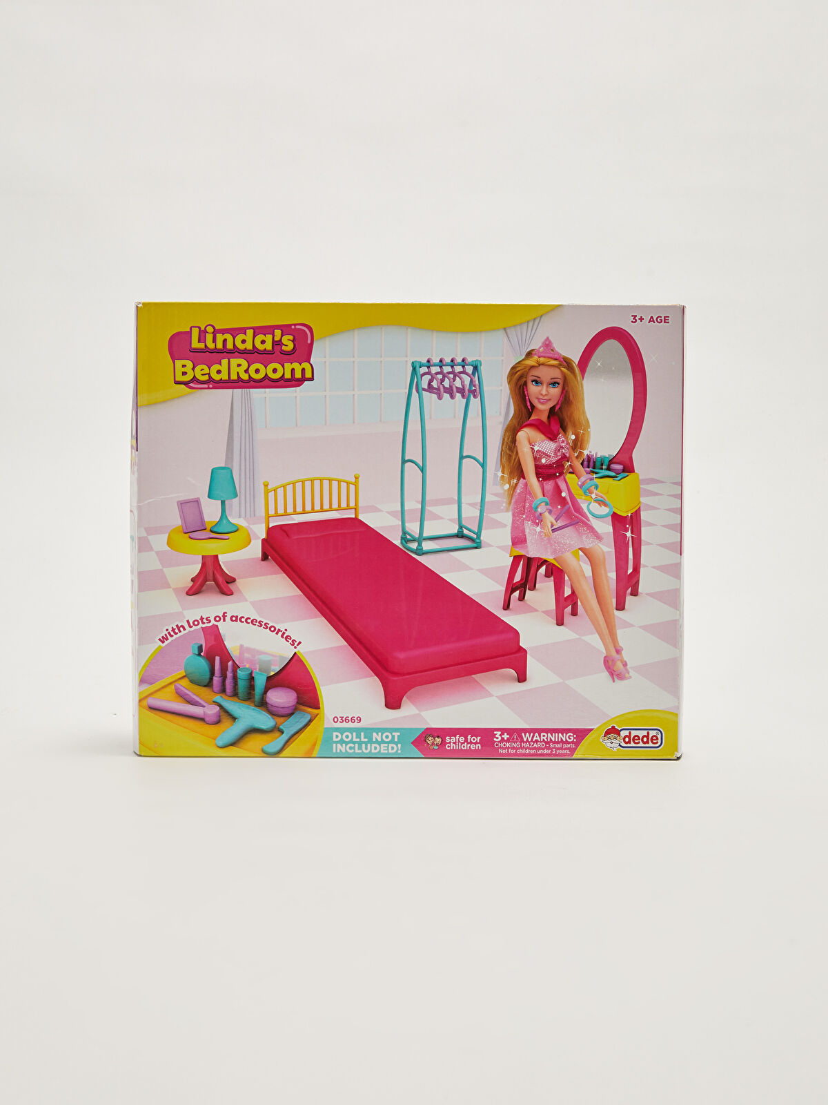 Kız Çocuk Linda'nın Yatak Odası Oyuncak