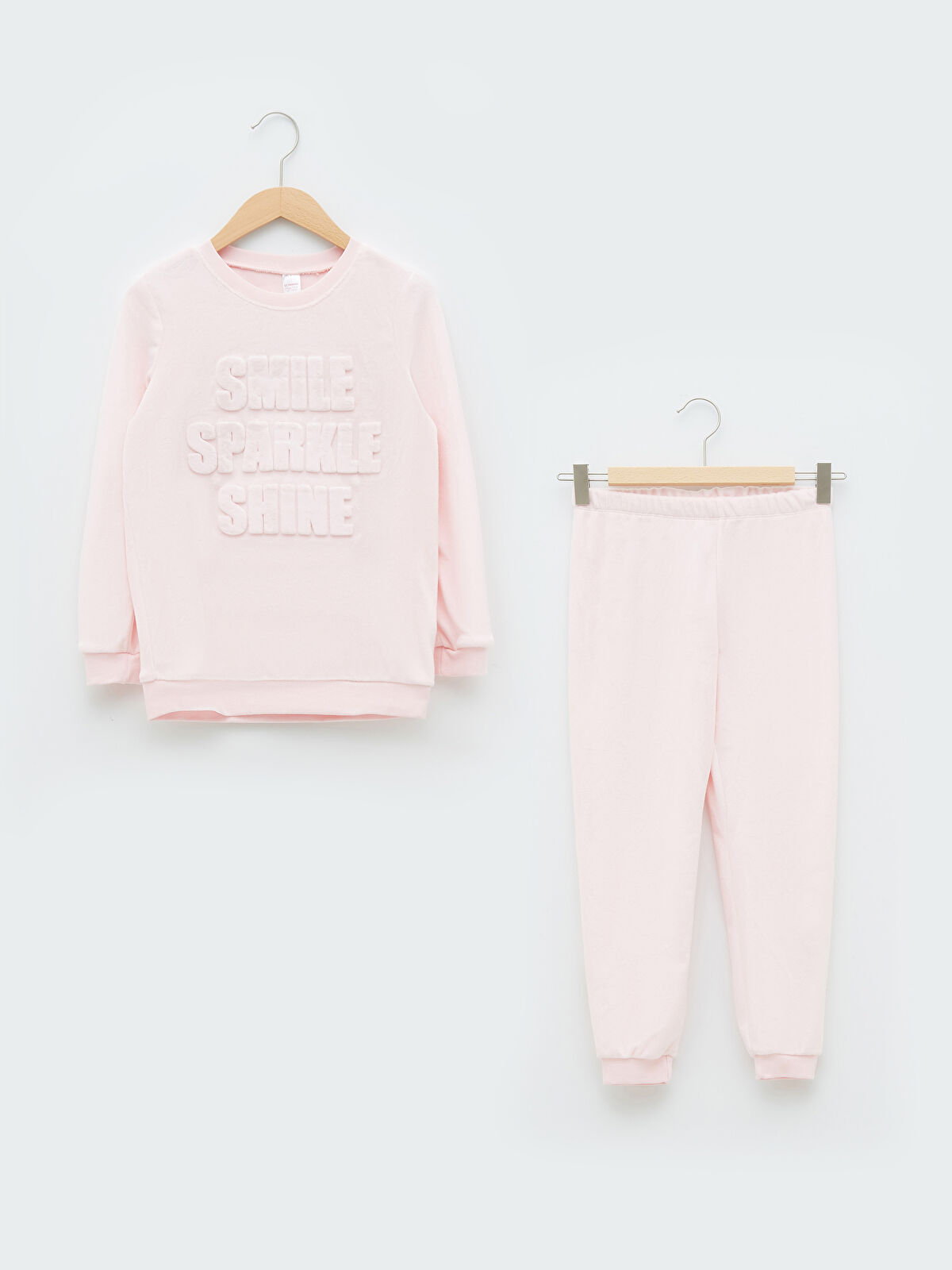 Bisiklet Yaka Kabartma Yazı Detaylı Uzun Kollu Kız Çocuk Pijama Takımı