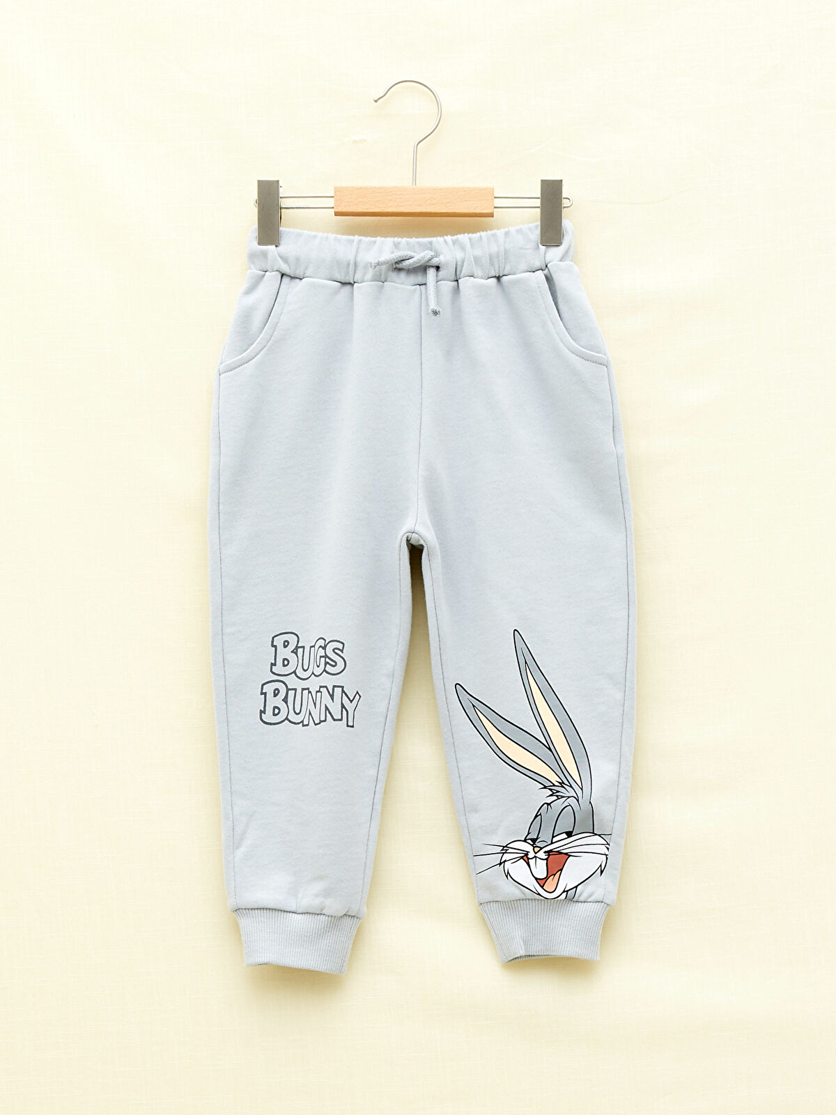 LCW GREEN Beli Lastikli Bugs Bunny Baskılı Organik Pamuklu Erkek Bebek Eşofman Alt LCW GREEN Beli Lastikli Bugs Bunny Baskılı Organik Pamuklu Erkek Bebek Eşofman Alt