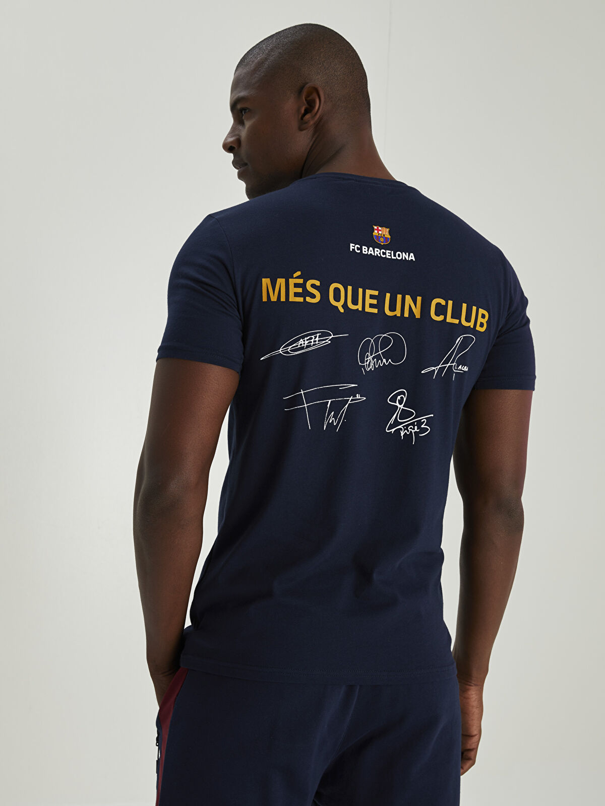 LCW SPORTS Bisiklet Yaka Kısa Kollu Barcelona Baskılı Penye Erkek Taraftar Tişört