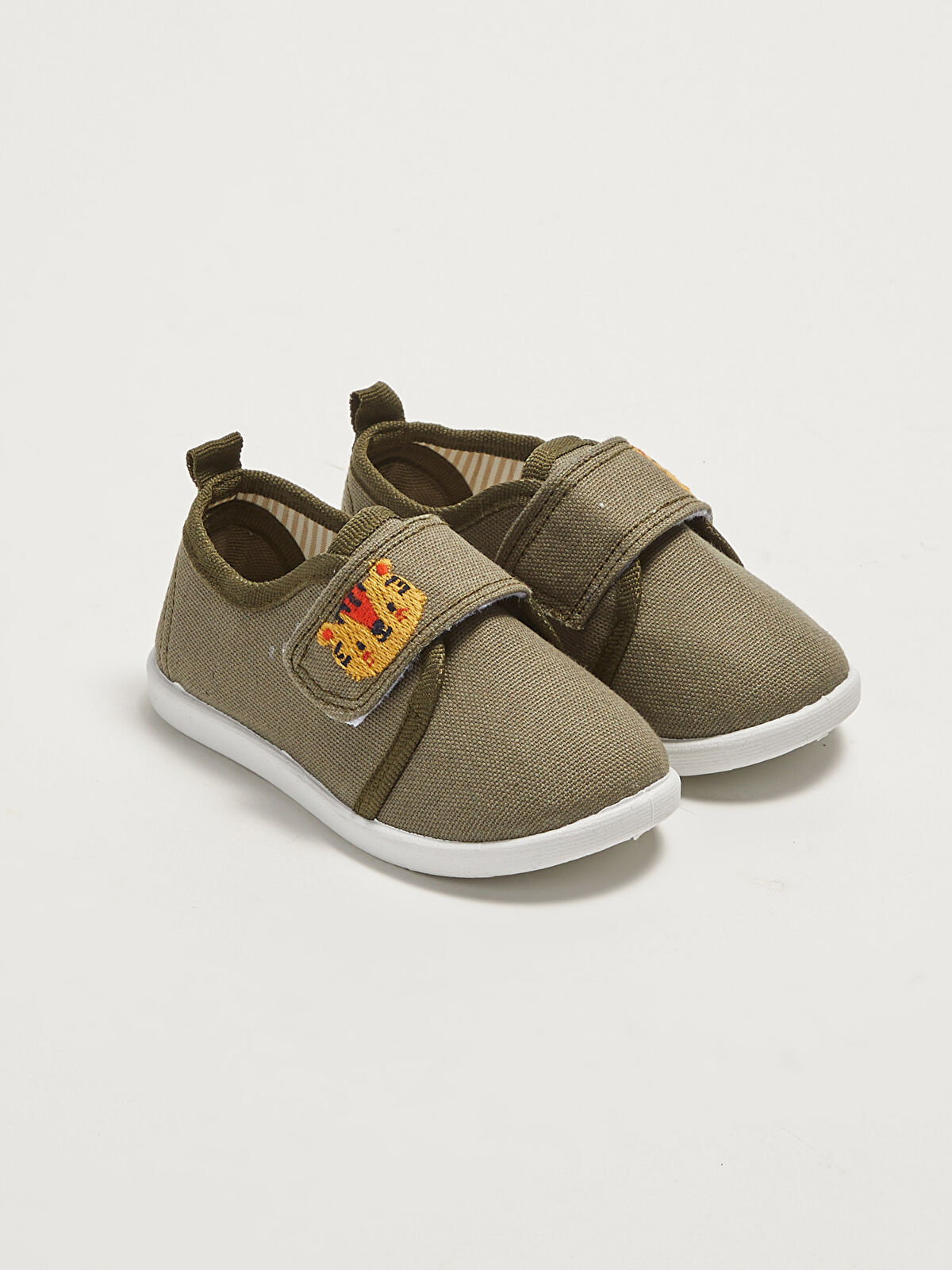 Nakış Detaylı Cırt Cırtlı Erkek Bebek Yürüme Öncesi Günlük Bez Ayakkabı
