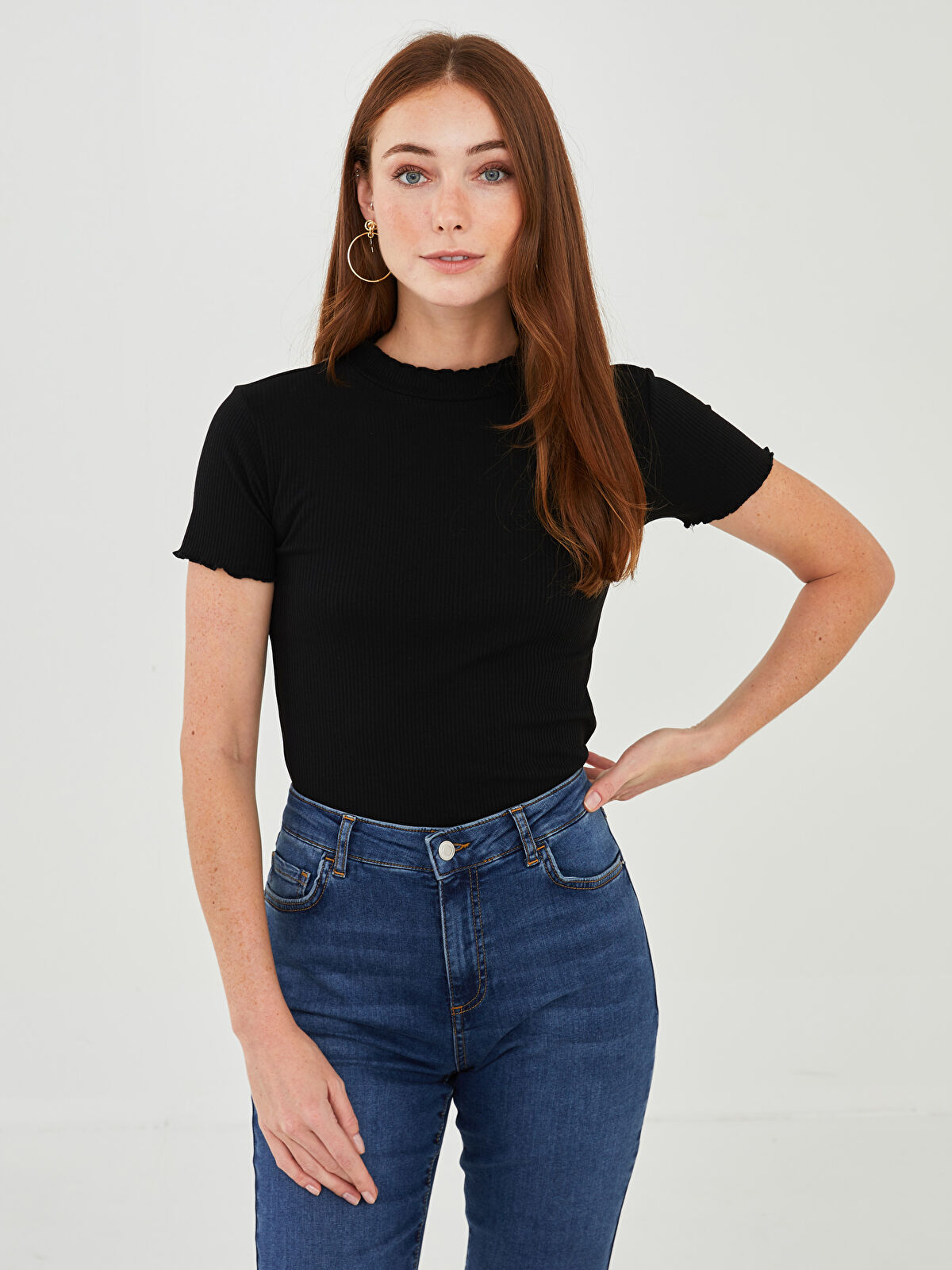 LCW CLASSIC Dik Yaka Düz Kısa Kollu Ribana Kumaş Kadın Tişört