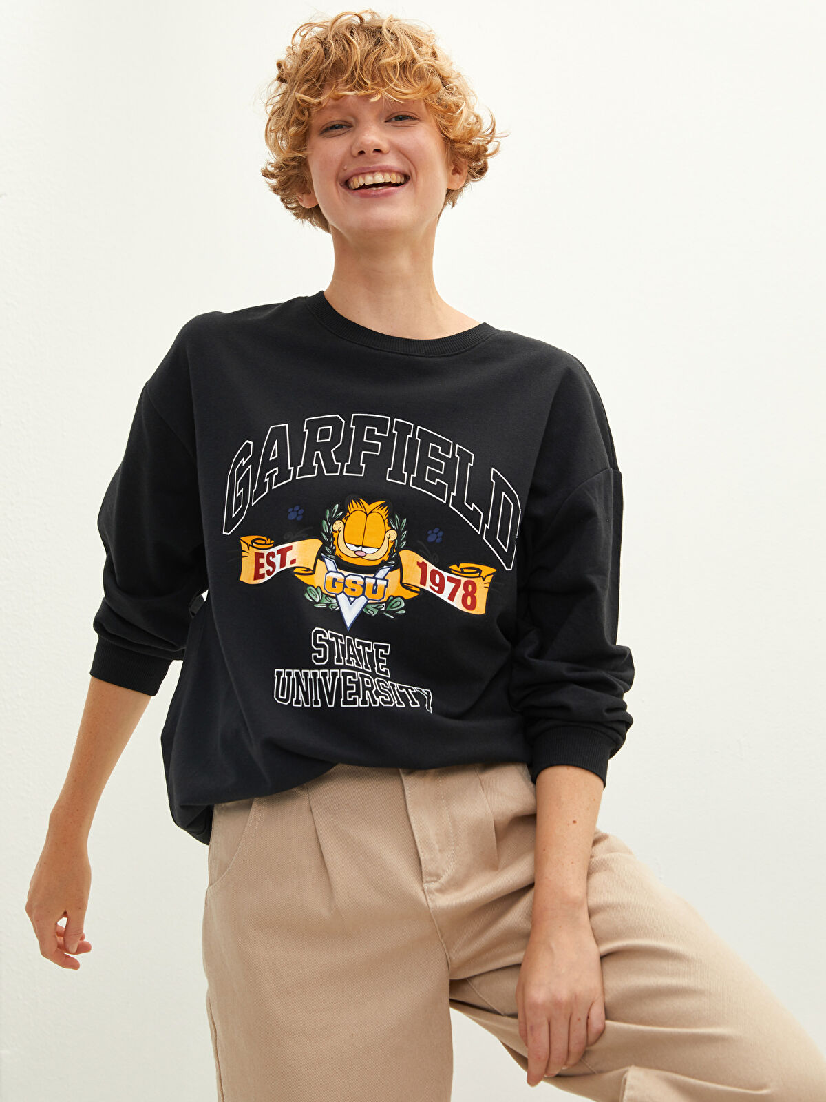 LCW CASUAL Bisiklet Yaka Garfield Baskılı Uzun Kollu Kadın Sweatshirt