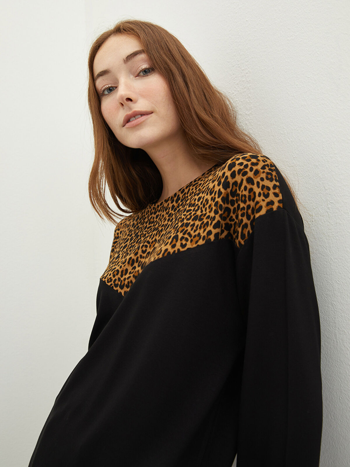 LCW CLASSIC Bisiklet Yaka Leopar Desenli Uzun Kollu Viskon Kadın Tunik