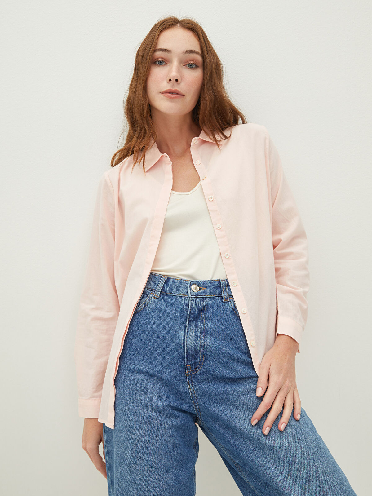 LCW CLASSIC Gizli Düğme Kapamalı Düz Uzun Kollu Poplin Kadın Gömlek LCW CLASSIC Gizli Düğme Kapamalı Düz Uzun Kollu Poplin Kadın Gömlek