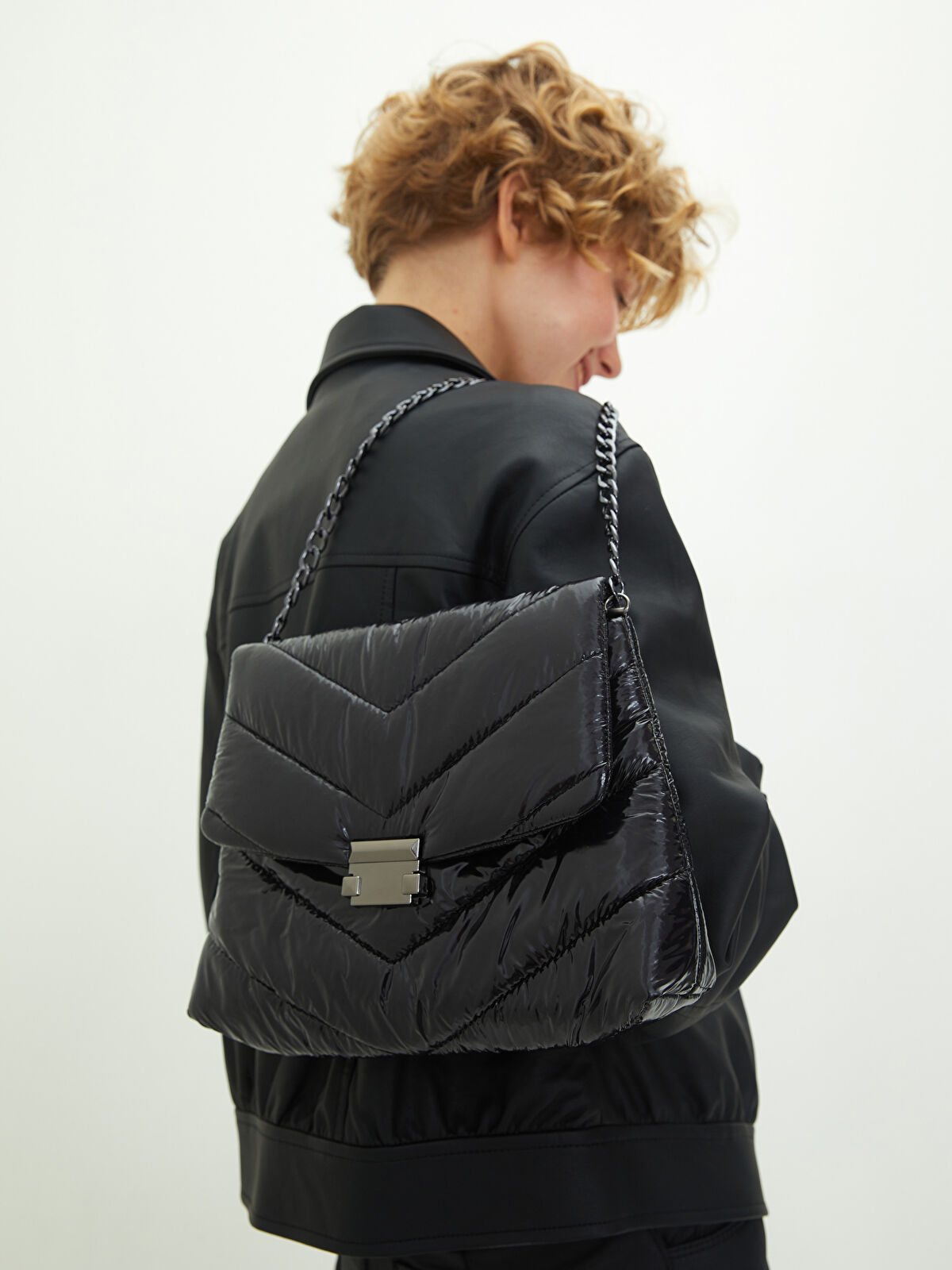 Zincir Askılı Kadın Çapraz Çanta