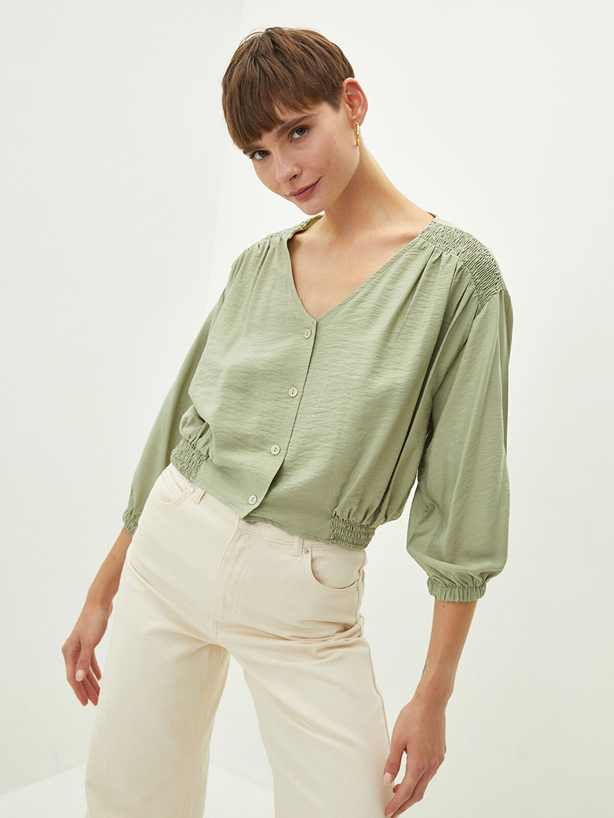 LCW VISION V Yaka Düz Önden Düğmeli Kadın Bluz