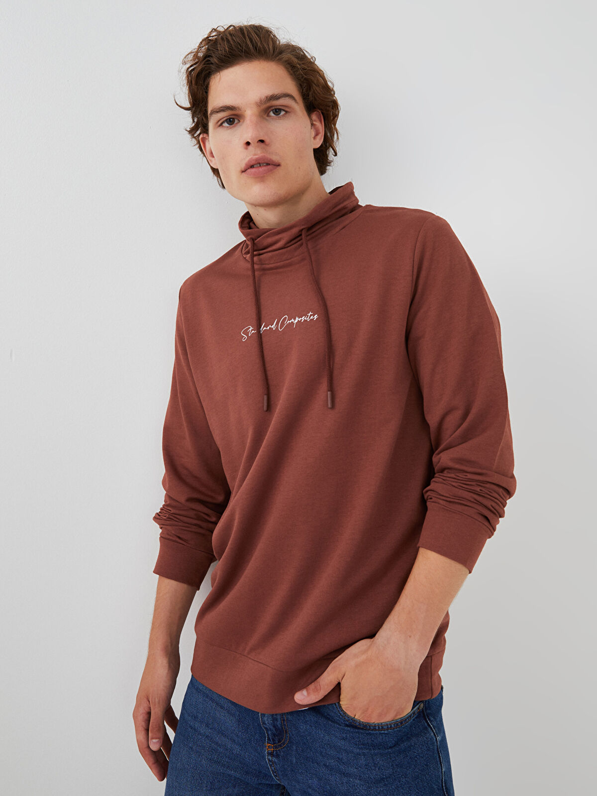 LCW CASUAL Keşiş Yaka Uzun Kollu Baskılı Erkek Sweatshirt