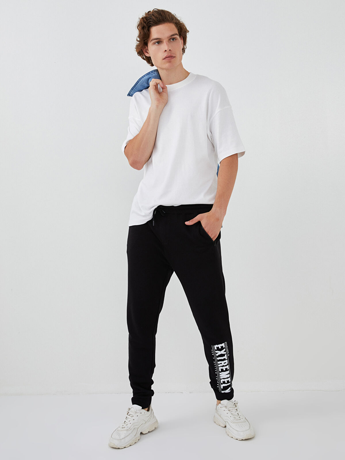 LCW CASUAL Slim Fit Baskılı Kalın Erkek Eşofman Altı LCW CASUAL Slim Fit Baskılı Kalın Erkek Eşofman Altı