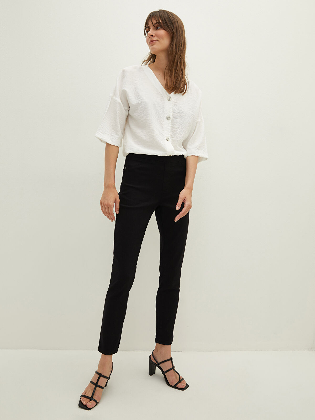 LCW CLASSIC Beli Lastikli Slim Fit Düz Cep Detaylı Kadın Jean Pantolon