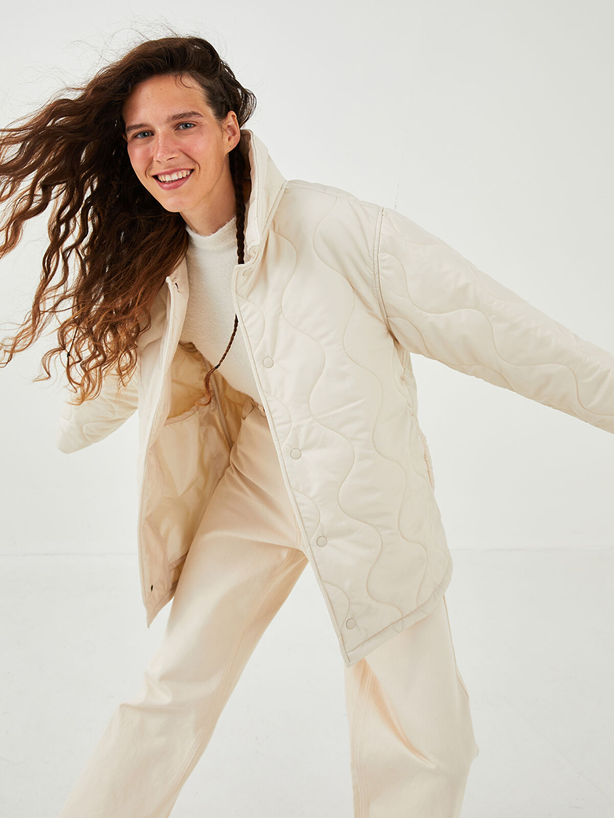 XSIDE Gömlek Yaka Kendinden Desenli Uzun Kollu Kadın Mont