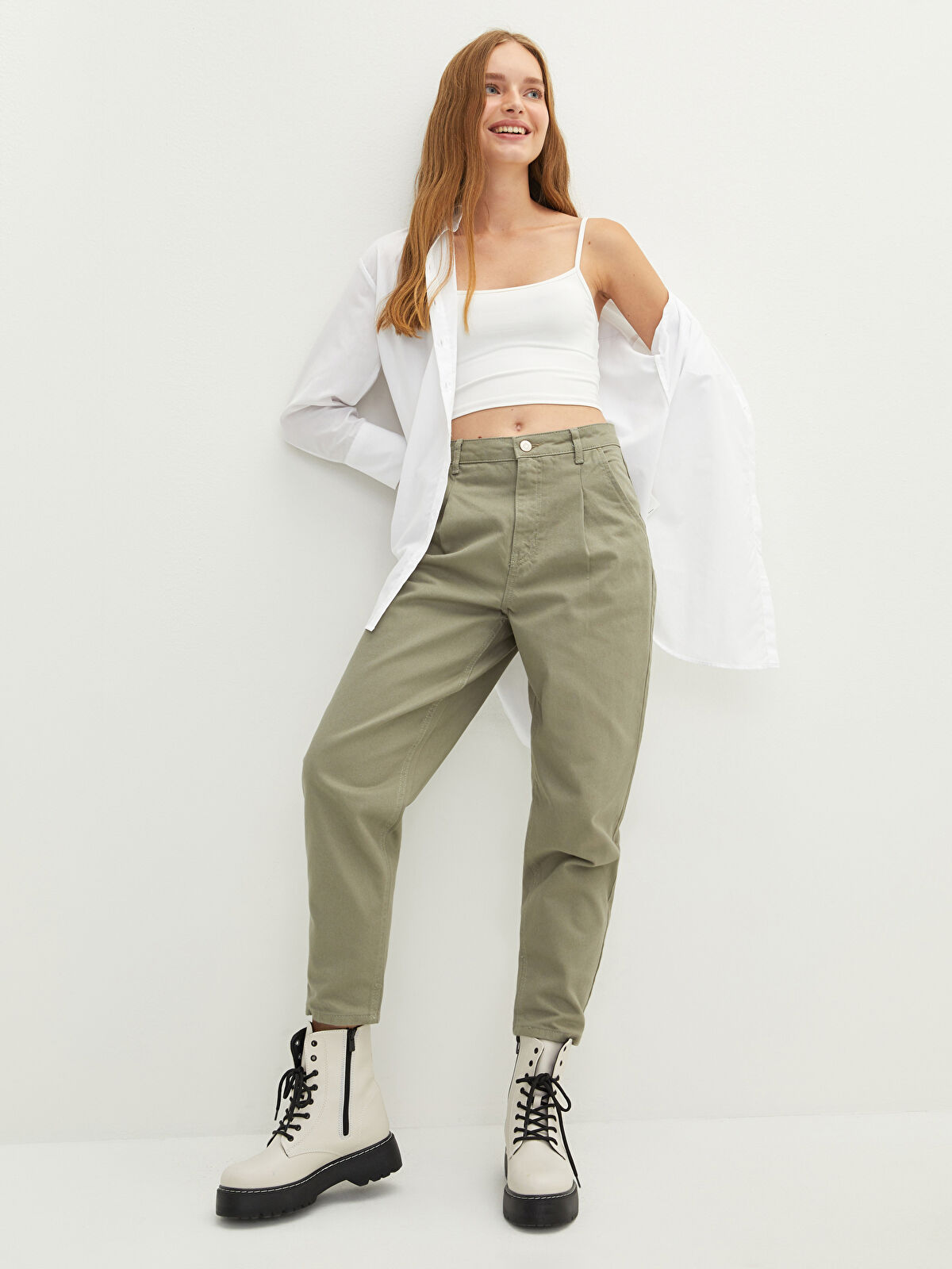 LCW CASUAL Bol Fit Cep Detaylı Bilek Boy Gabardin Kadın Pantolon