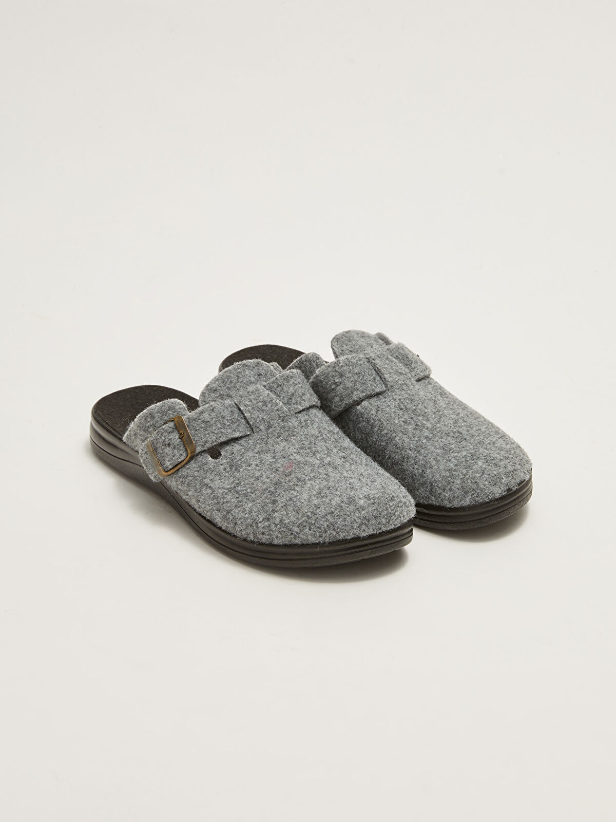 Toka Detaylı Önü Kapalı Erkek Ev Terliği