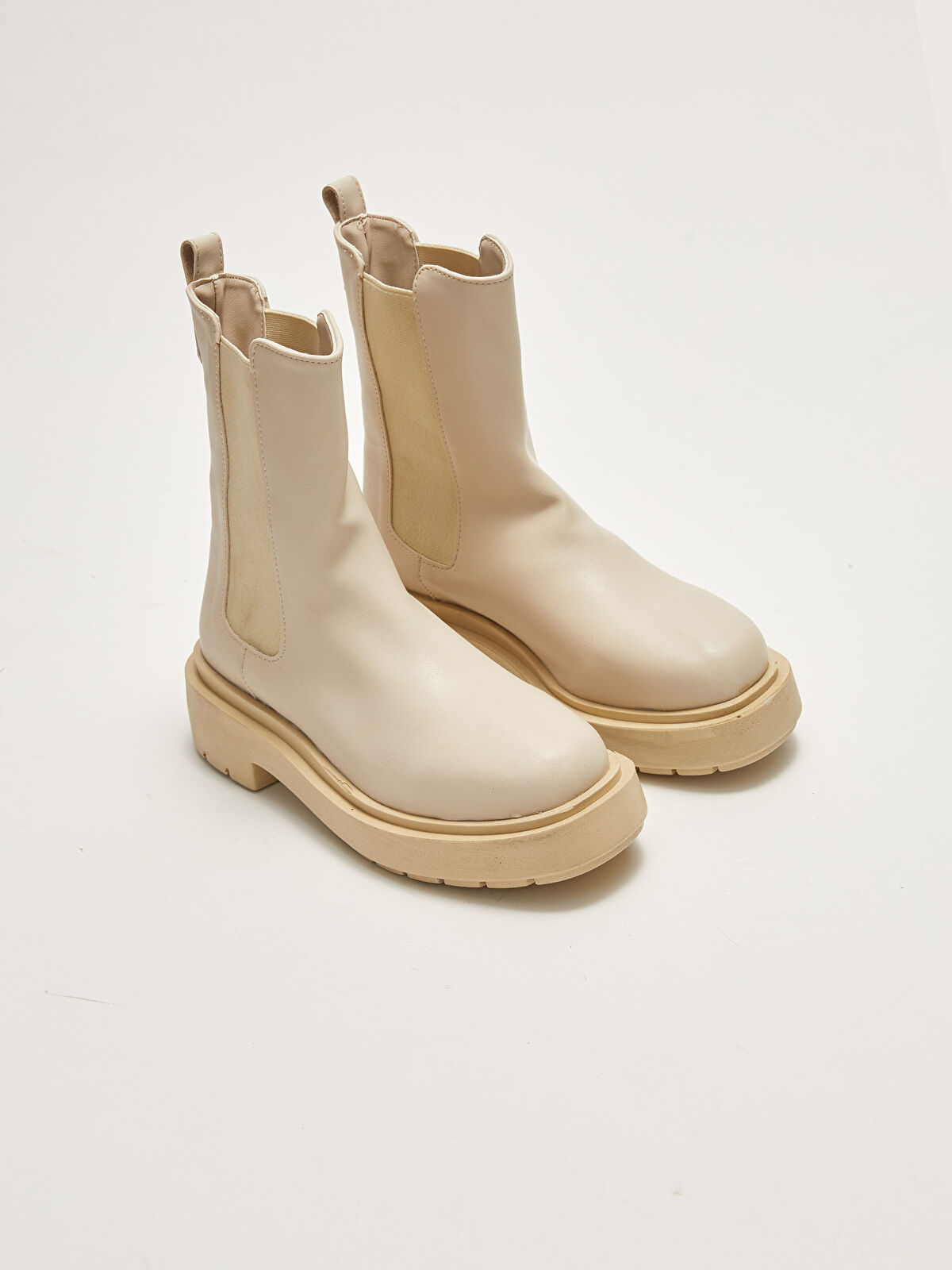 Deri Görünümlü Yanları Lastikli Kalın Taban Kadın Bot