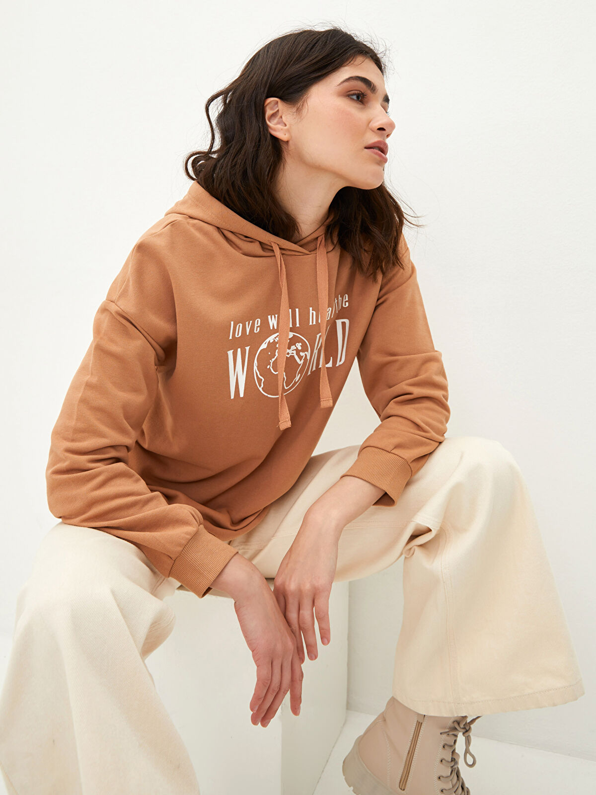 LCW CASUAL Kapüşonlu Slogan Baskılı Uzun Kollu Kadın Sweatshirt