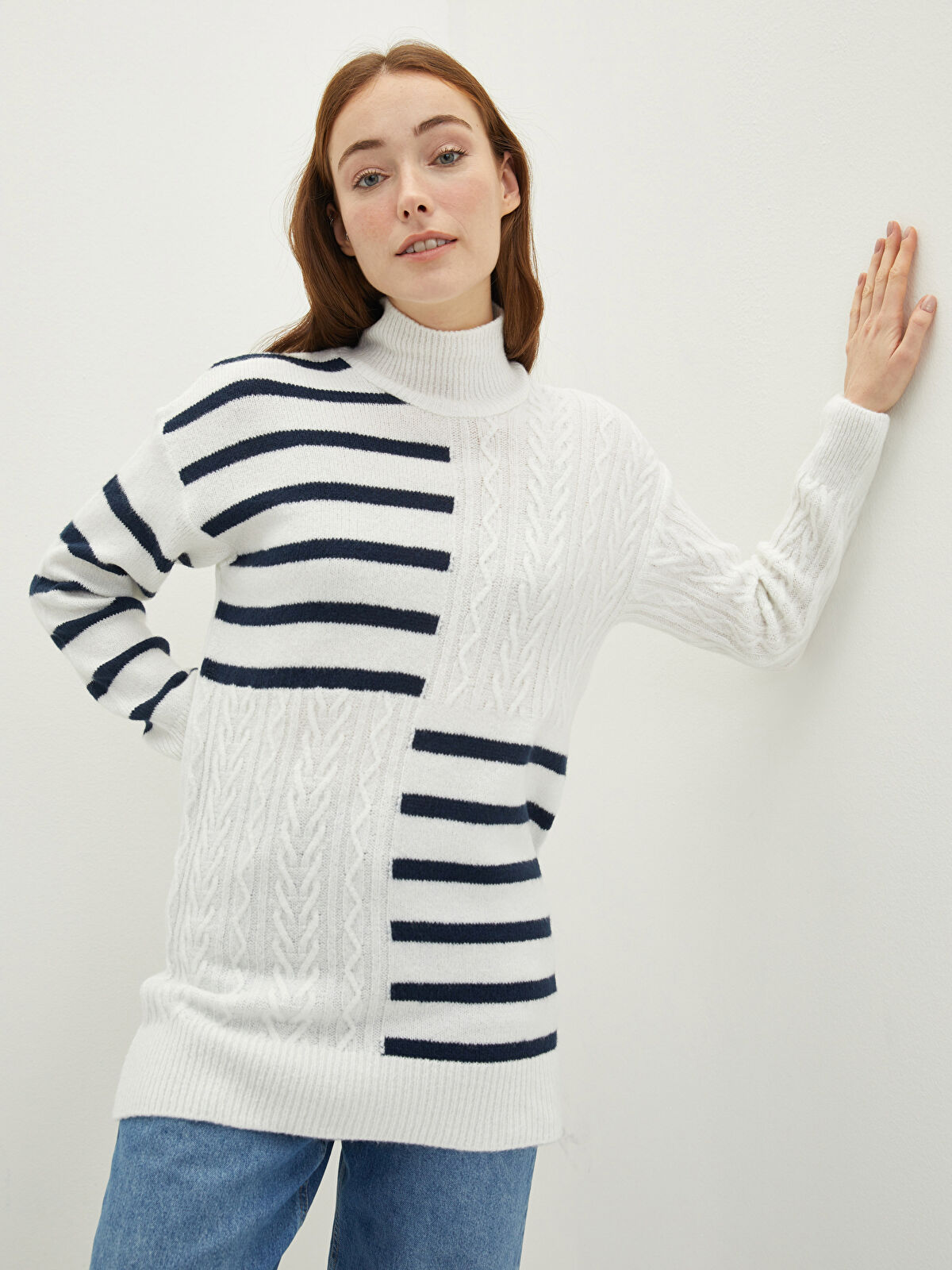 LCW CLASSIC Balıkçı Yaka Kendinden Desenli Uzun Kollu Kadın Triko Tunik