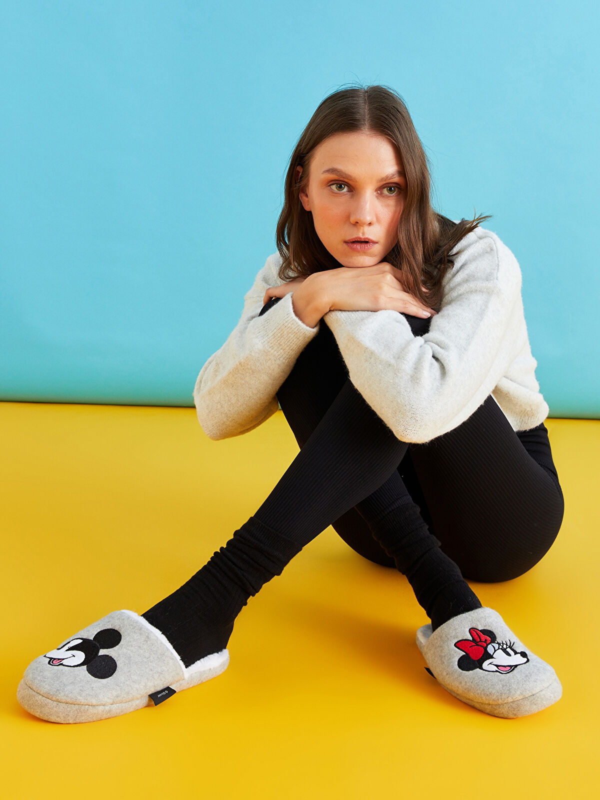 Minnie Mouse Lisanslı Nakış Detaylı Kadın Ev Terliği