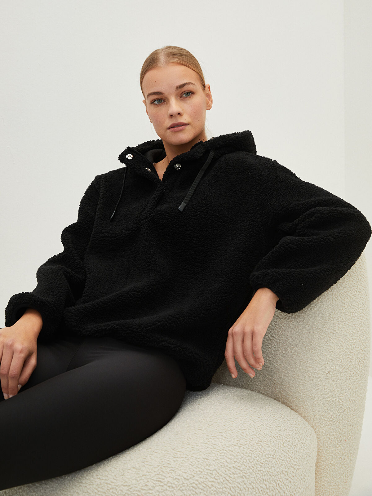 Kapüşonlu Düz Uzun Kollu Peluş Kadın Outdoor Sweatshirt Kapüşonlu Düz Uzun Kollu Peluş Kadın Outdoor Sweatshirt