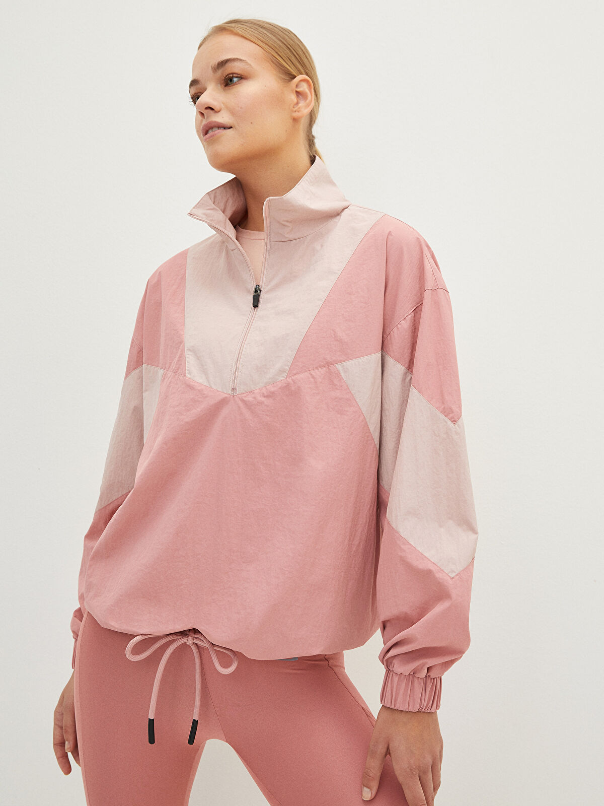 Dik Yaka Uzun Kollu Fermuar Kapamalı Kadın Yağmurluk