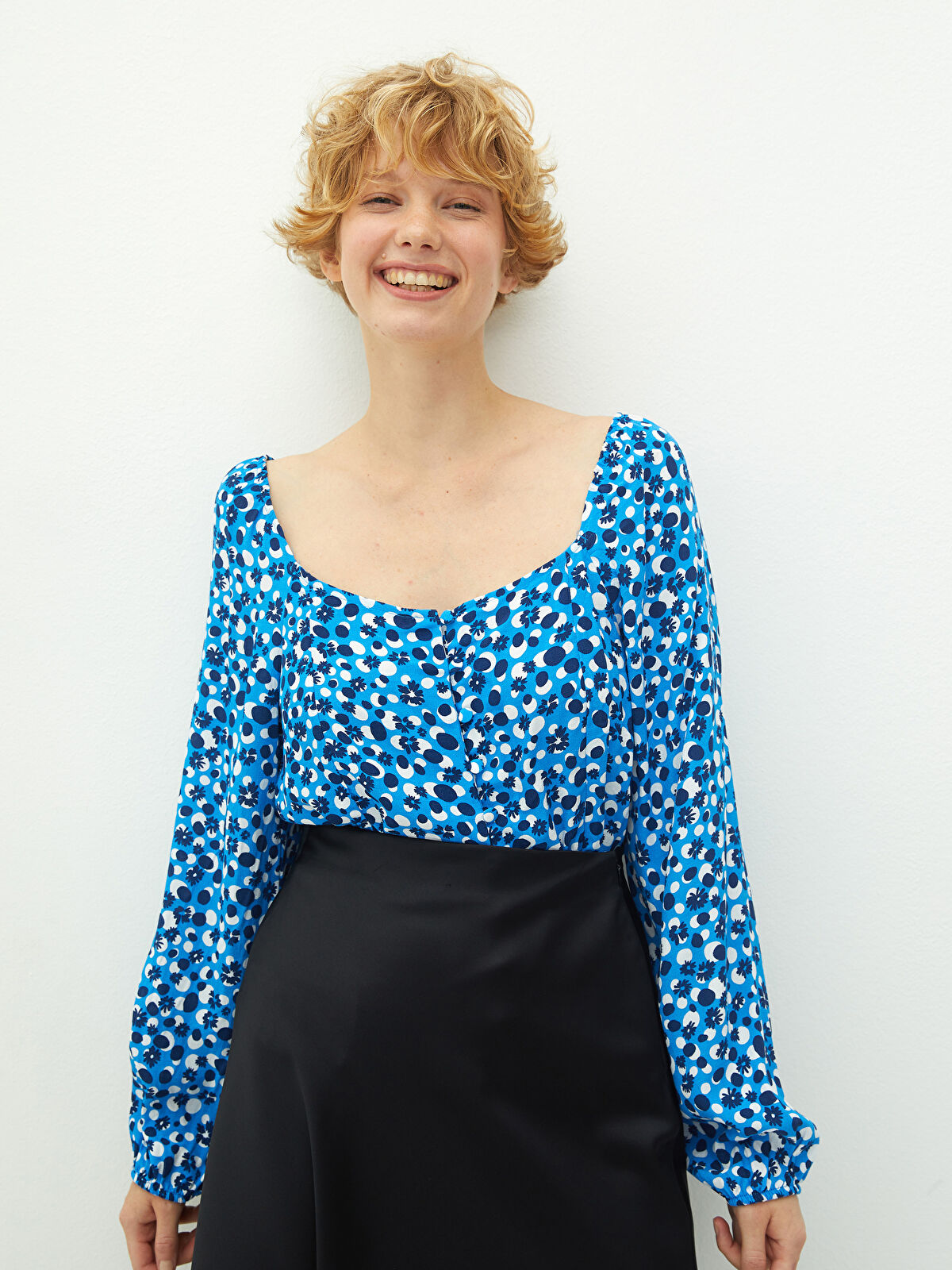 LCW CASUAL V Yaka Desenli Uzun Kollu Maroken Kumaş Kadın Bluz