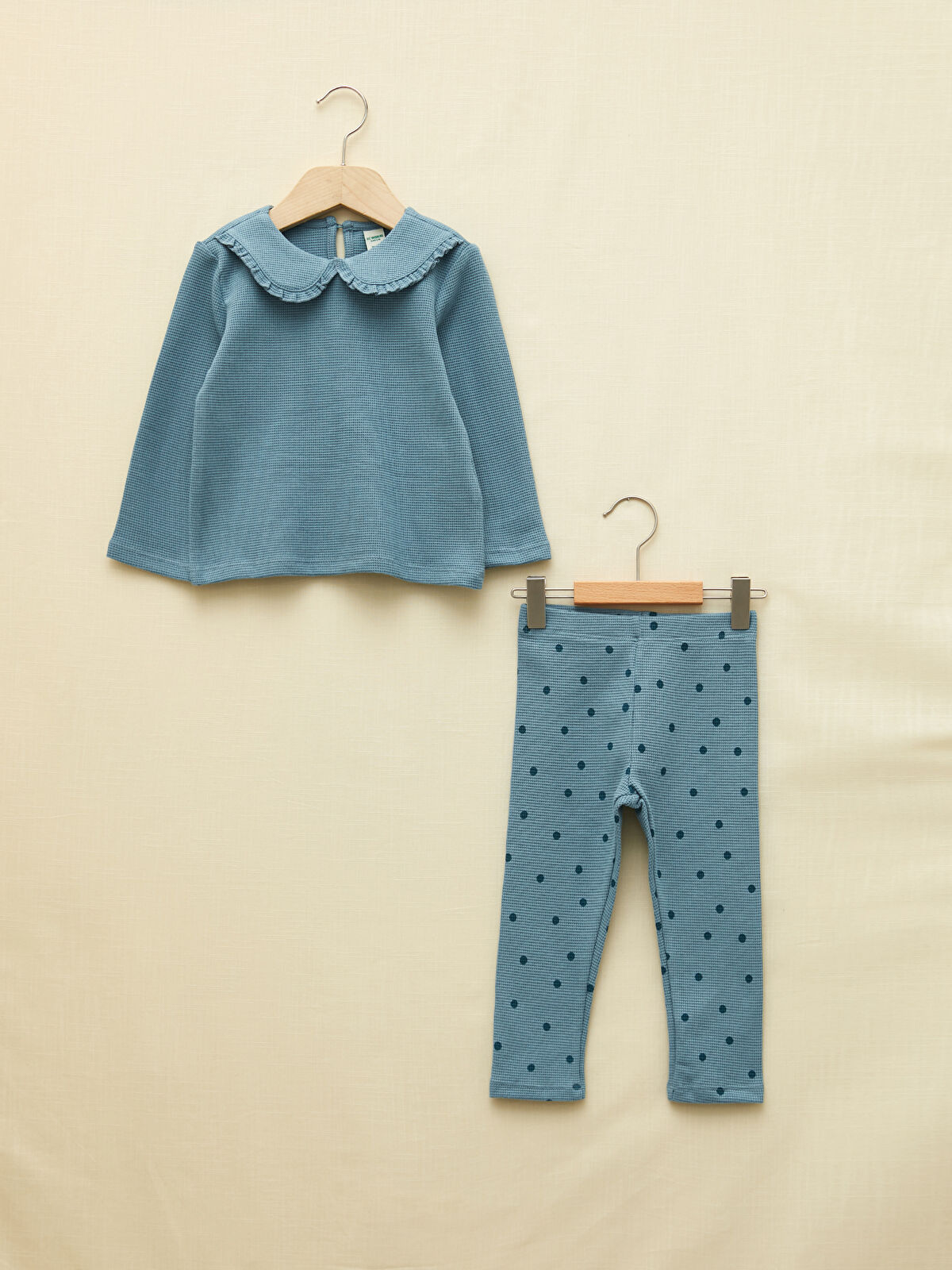 LCW GREEN Bebe Yaka Uzun Kollu Organik Pamuklu Kız Bebek Tişört ve Tayt 2'li Takım LCW GREEN Bebe Yaka Uzun Kollu Organik Pamuklu Kız Bebek Tişört ve Tayt 2'li Takım