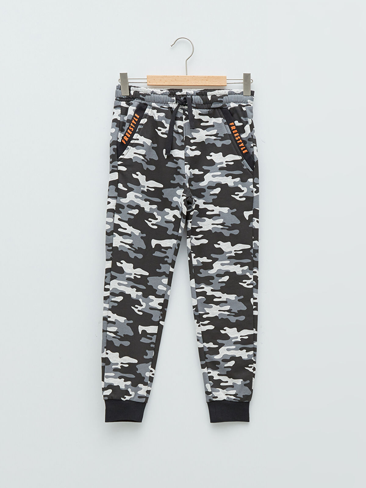 Beli Lastikli Kamuflaj Desenli Erkek Çocuk Jogger Eşofman Altı Beli Lastikli Kamuflaj Desenli Erkek Çocuk Jogger Eşofman Altı