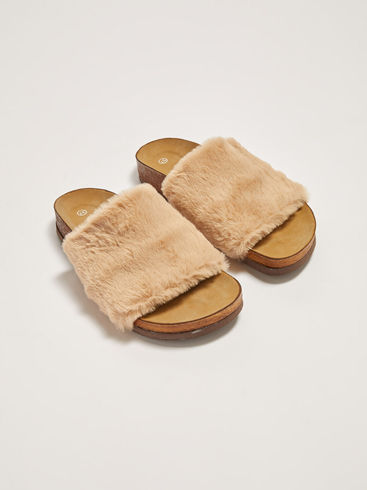 Tek Bantlı Pelüş Kadın Ev Terliği