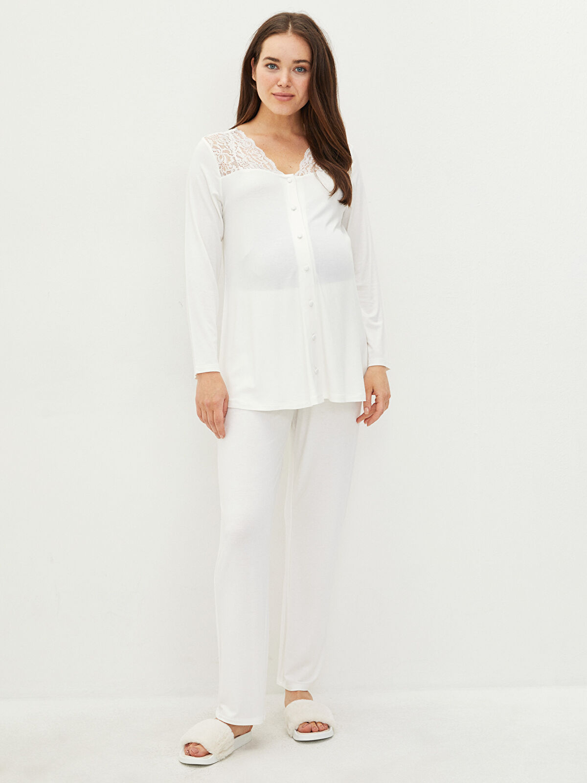 LCW DREAM V Yaka Dantel Detaylı Uzun Kollu Hamile Pijama Takımı