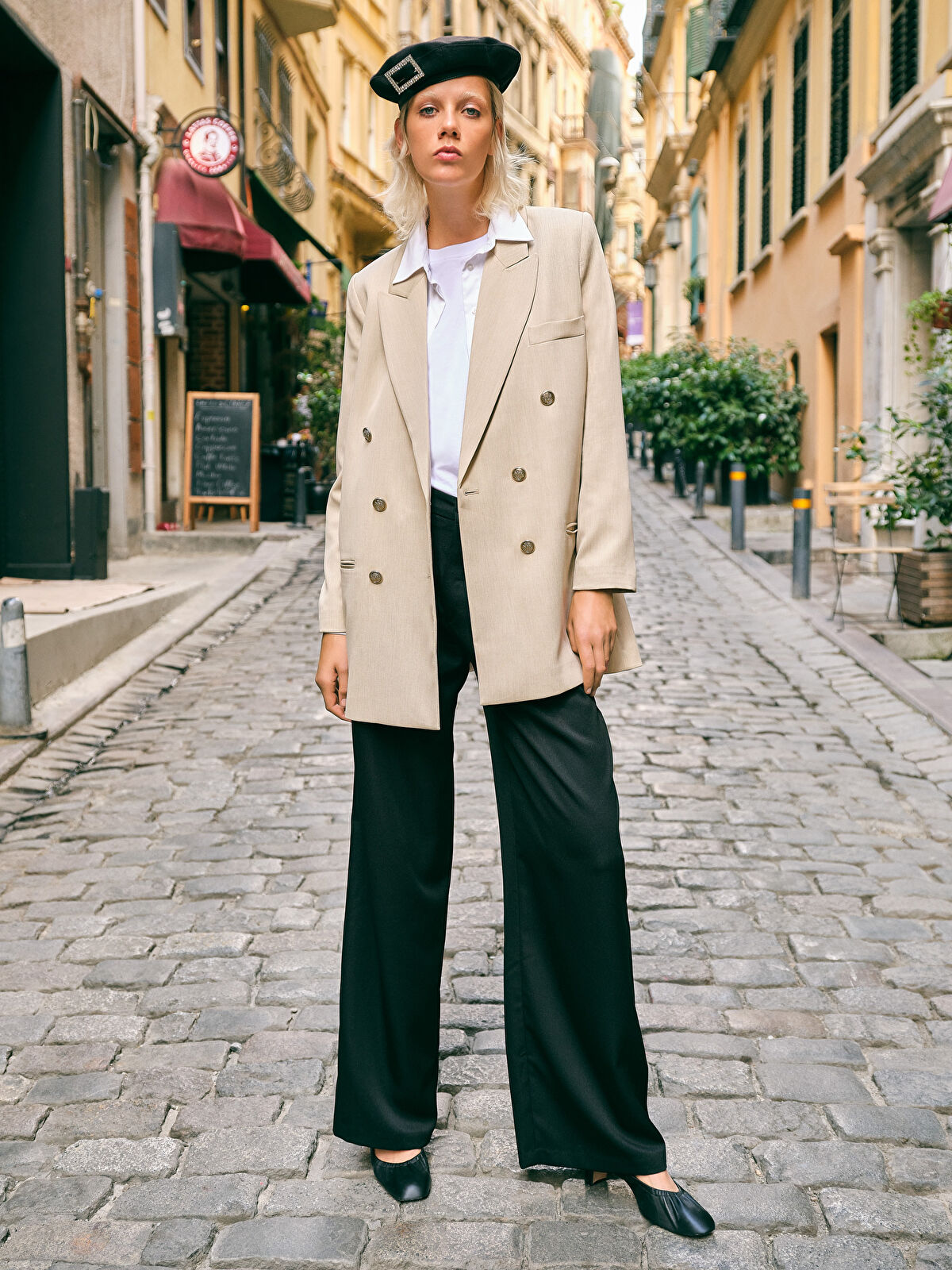 NUR BİLEN YAVUZER X LC WAIKIKI YÜKSEK BEL RAHAT KALIP CEP DETAYLI GENİŞ PAÇA KADIN PANTOLON