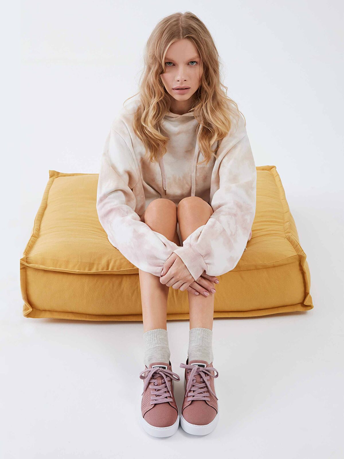 BUB X LC WAIKIKI Bağcıklı Kadın Triko Spor Ayakkabı BUB X LC WAIKIKI Bağcıklı Kadın Triko Spor Ayakkabı