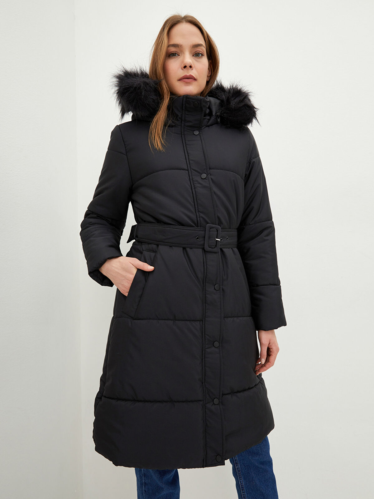 MODEST Kapüşonlu Düz Uzun Kollu Kalın Kadın Şişme Mont