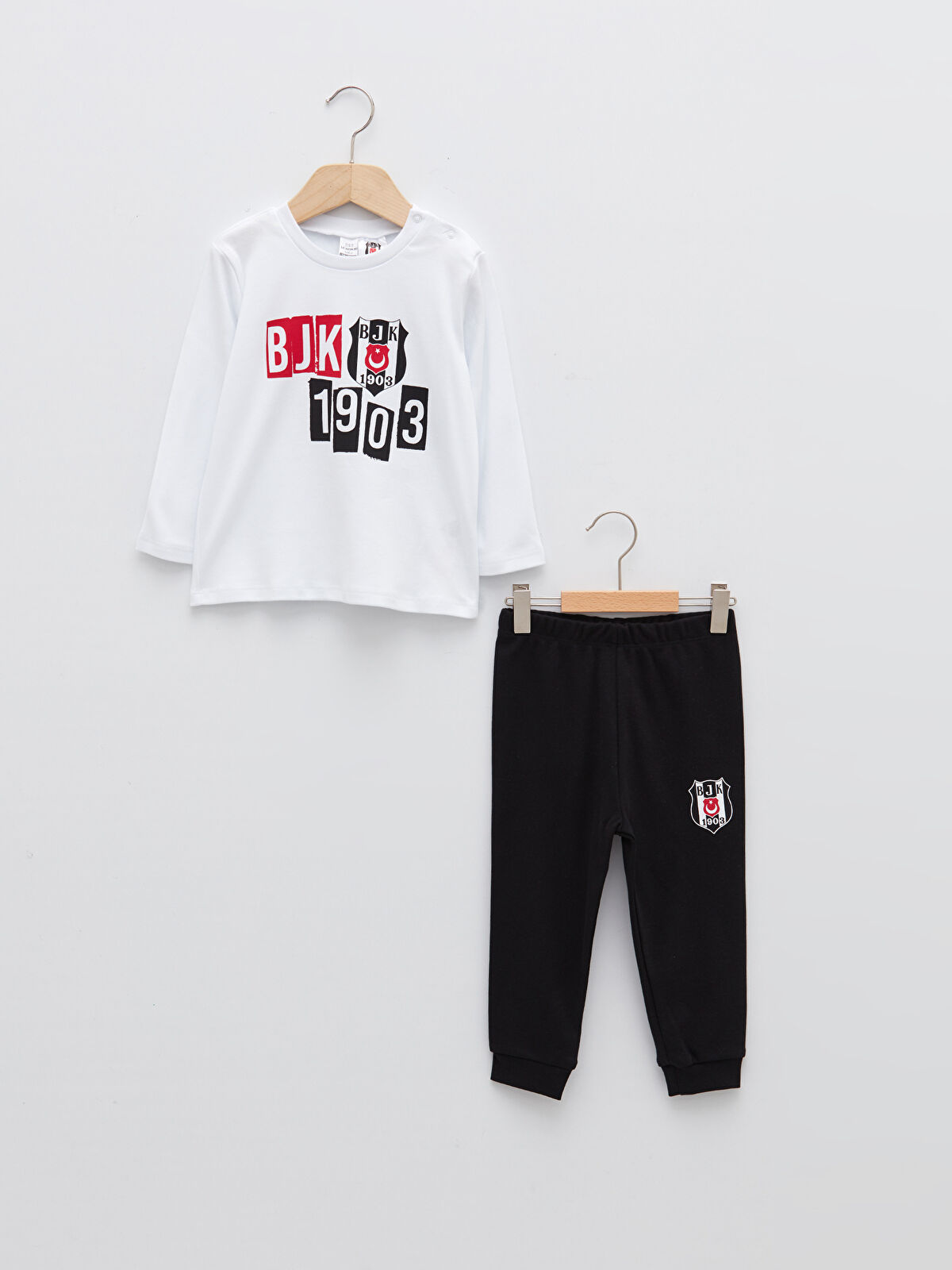 Bisiklet Yaka Uzun Kollu Beşiktaş Baskılı Pamuklu Erkek Bebek Taraftar Pijama Takımı 2'li Bisiklet Yaka Uzun Kollu Beşiktaş Baskılı Pamuklu Erkek Bebek Taraftar Pijama Takımı 2'li