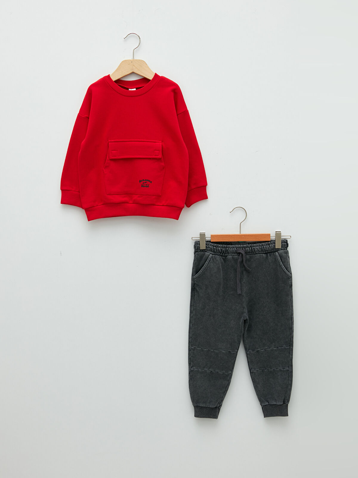 Bisiklet Yaka Uzun Kollu Erkek Bebek Sweatshirt ve Jogger Pantolon 2'li Takım Bisiklet Yaka Uzun Kollu Erkek Bebek Sweatshirt ve Jogger Pantolon 2'li Takım
