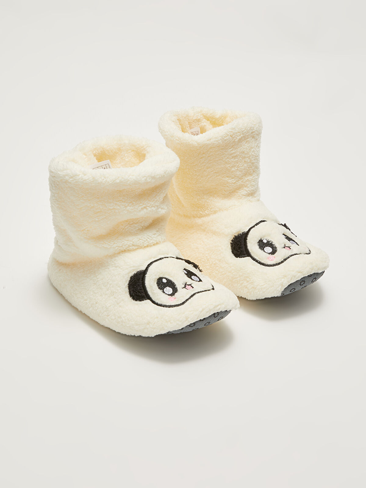 Nakış Detaylı Pelüş Kadın Ev Botu