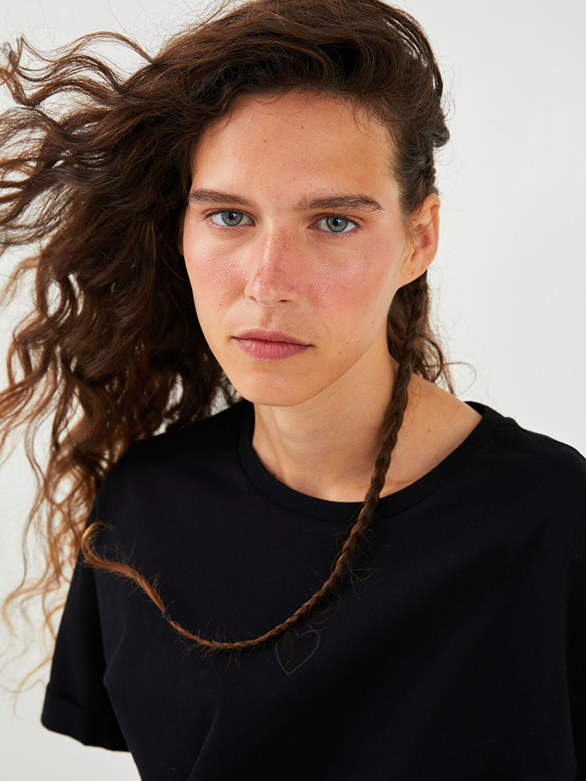 XSIDE Bisiklet Yaka Nakışlı Kısa Kollu Pamuklu Kadın Tişört