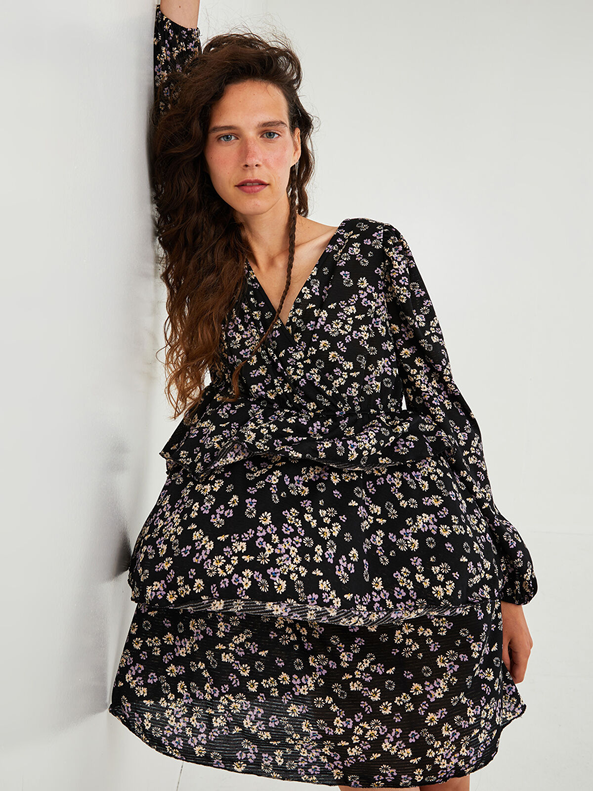 XSIDE V Yaka Çiçek Baskılı Uzun Kollu Kadın Elbise