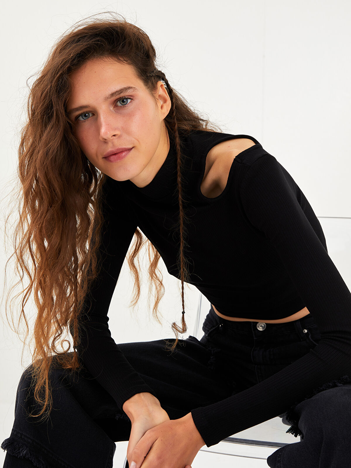 XSIDE Dik Yaka Omuz Detaylı Uzun Kollu Viskon Kadın Tişört