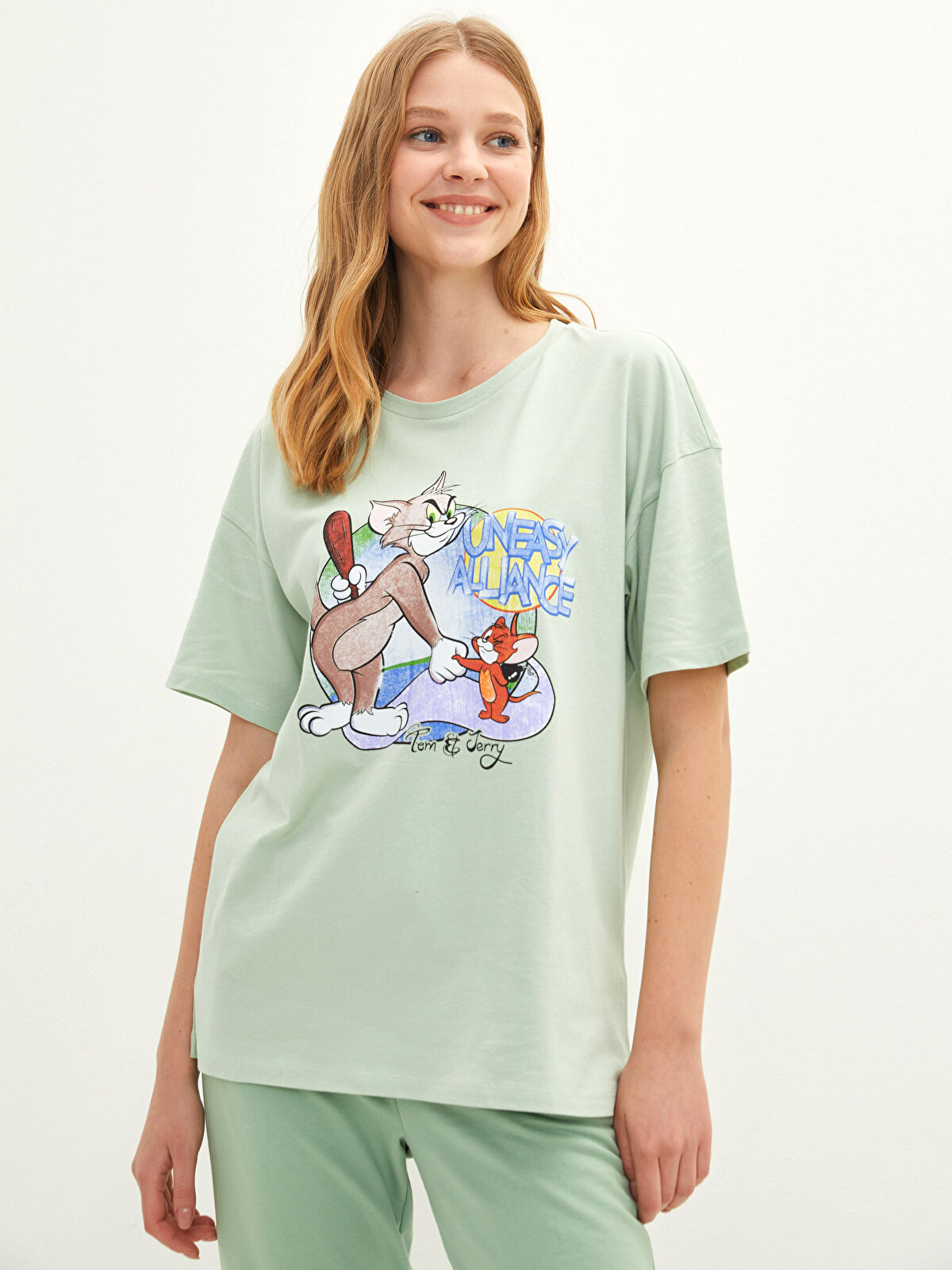 LCW CASUAL Bisiklet Yaka Tom ve Jerry Baskılı Kısa Kollu Pamuklu Kadın Tişört