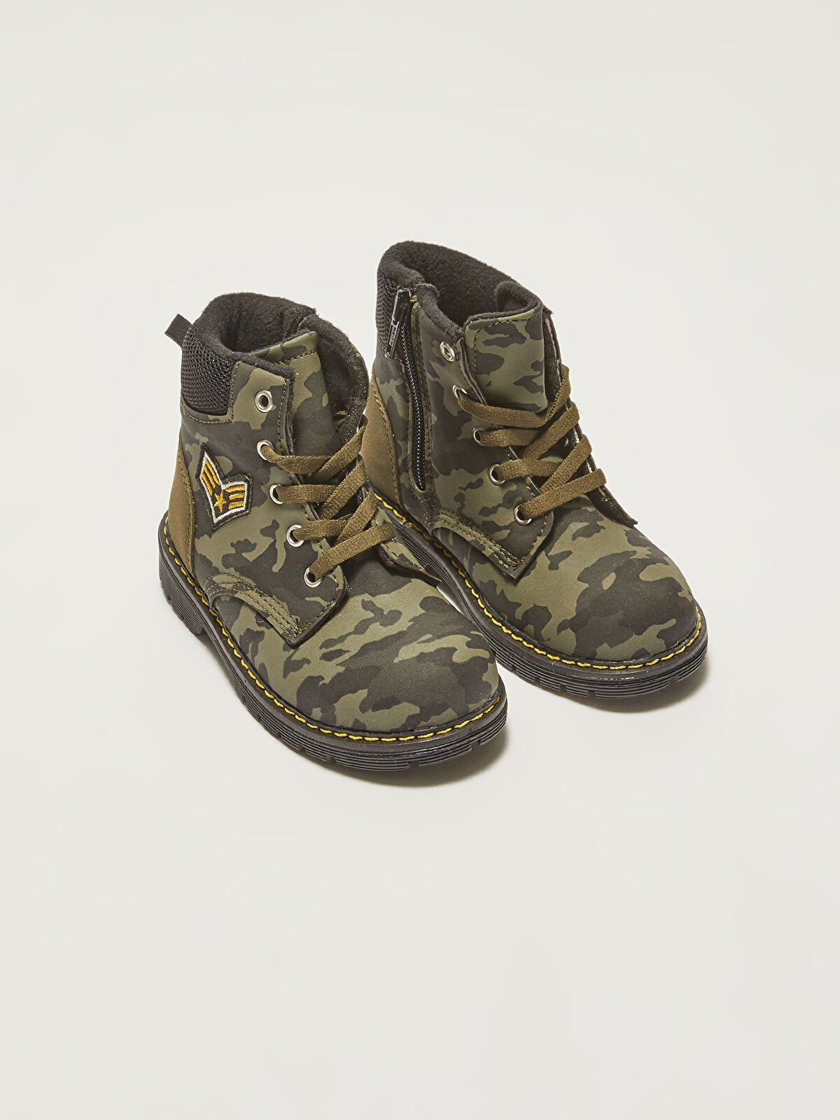 Bağcık ve Fermuarlı Kamuflaj Desenli Erkek Bebek Bot Bağcık ve Fermuarlı Kamuflaj Desenli Erkek Bebek Bot