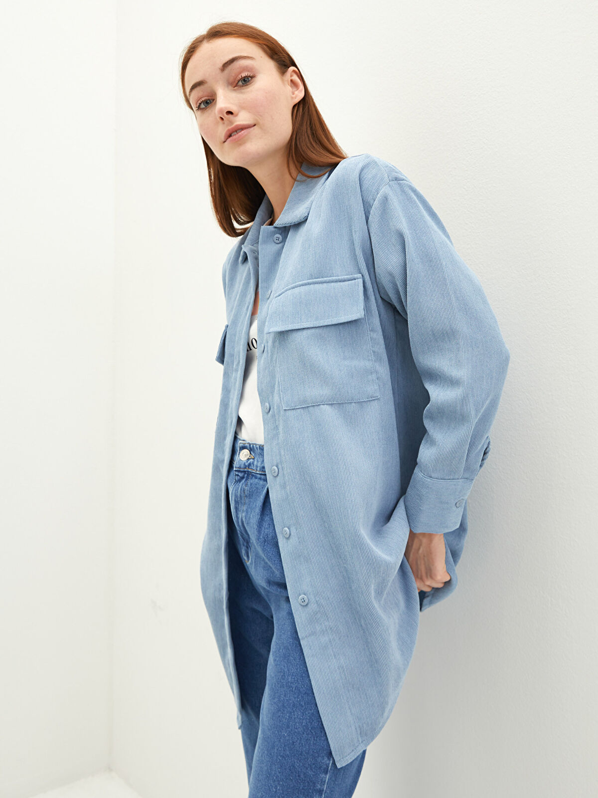 MODEST Gömlek Yaka Düz Cep Detaylı Uzun Kollu Oversize Kadife Kadın Tunik