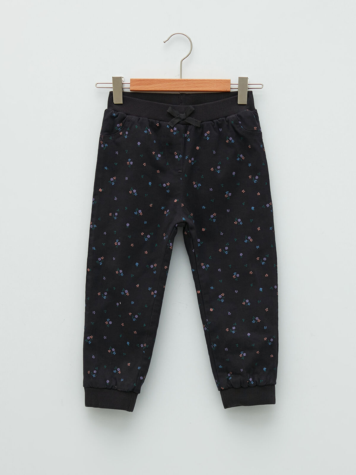 Beli Lastikli Desenli Gabardin Kız Bebek Astarlı Jogger Pantolon Beli Lastikli Desenli Gabardin Kız Bebek Astarlı Jogger Pantolon