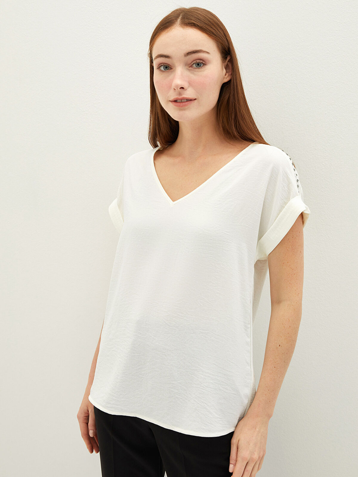 LCW CLASSIC V Yaka Düz Kısa Kollu Krep Kadın Bluz