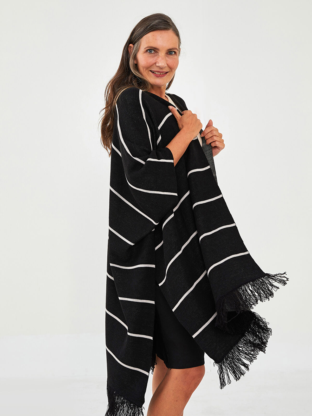 LCW GRACE Kruvaze Yaka Çizgili Kısa Kollu Kadın Triko Panço