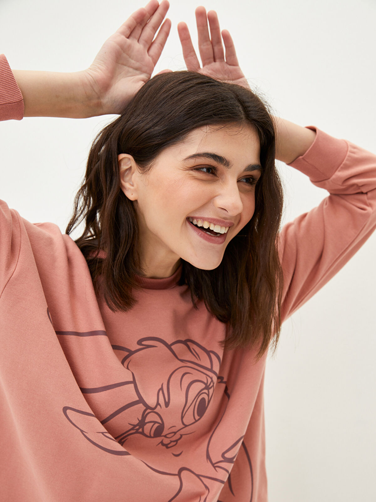 LCW CASUAL Bisiklet Yaka Lola Bunny Baskılı Uzun Kollu Kadın Sweatshirt