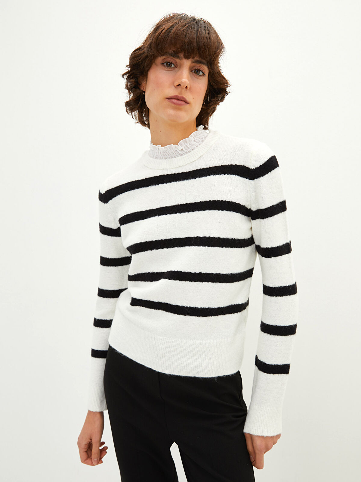 LCW VISION Fırfırlı Dik Yaka Çizgili Uzun Kollu Kadın Triko Kazak