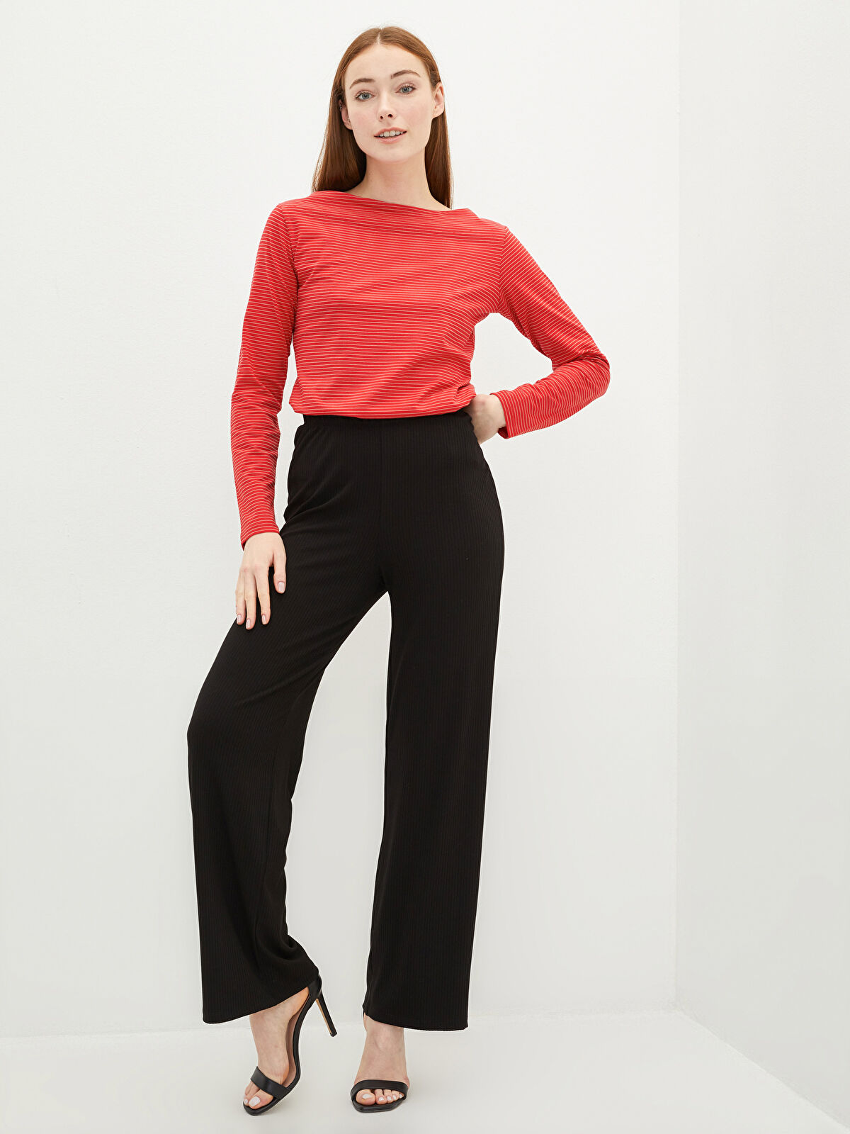 LCW BASIC Beli Lastikli Düz Kaşkorse Kumaş Kadın Eşofman Altı LCW BASIC Beli Lastikli Düz Kaşkorse Kumaş Kadın Eşofman Altı