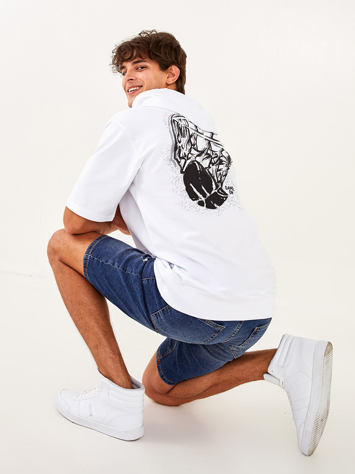 XSIDE Oversize Kapüşonlu Kısa Kollu Baskılı Erkek Sweatshirt XSIDE Oversize Kapüşonlu Kısa Kollu Baskılı Erkek Sweatshirt
