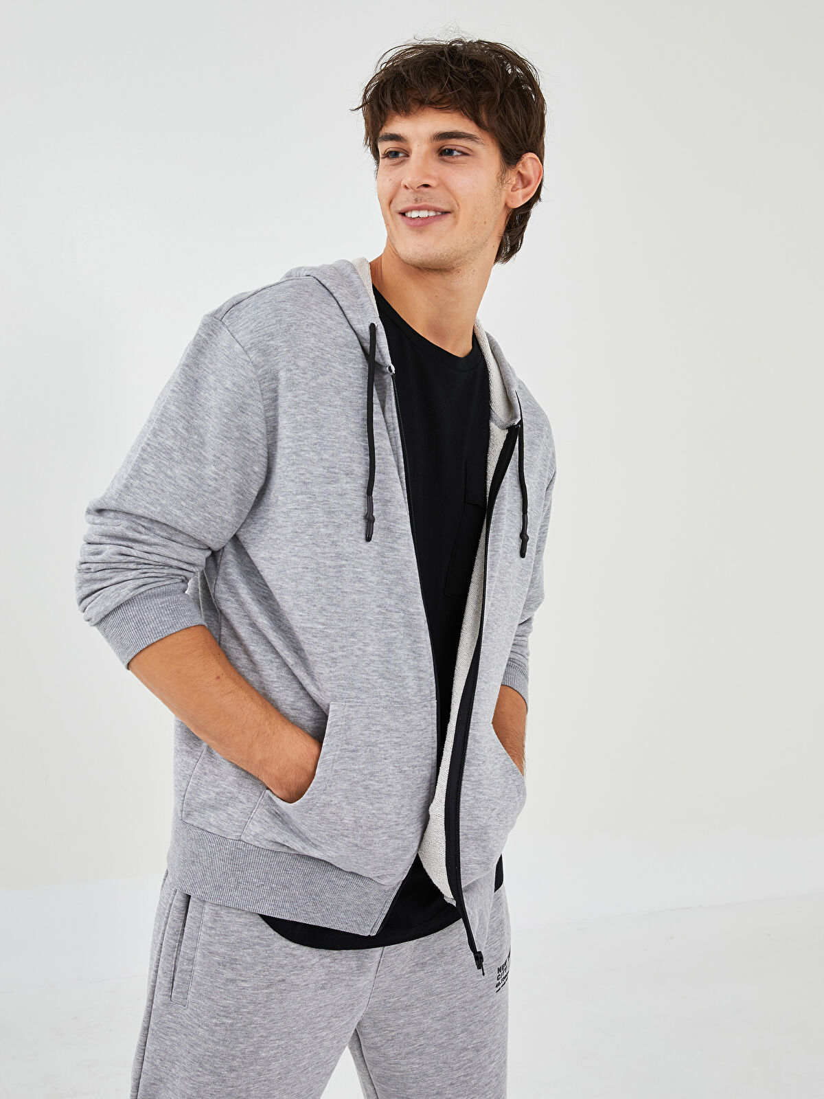 XSIDE Kapüşonlu Uzun Kollu Fermuarlı Erkek Sweatshirt XSIDE Kapüşonlu Uzun Kollu Fermuarlı Erkek Sweatshirt