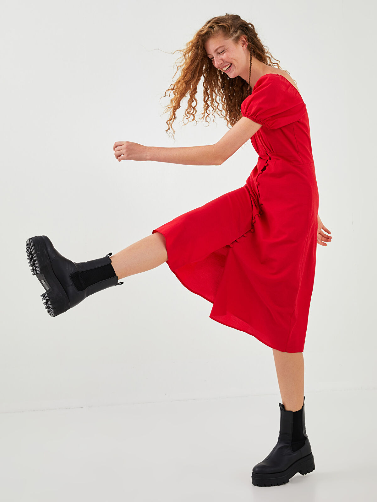 XSIDE Kare Yaka Düz Kısa Kollu Gipe Detaylı Kadın Elbise XSIDE Kare Yaka Düz Kısa Kollu Gipe Detaylı Kadın Elbise